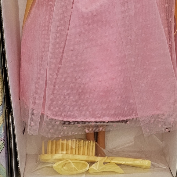 Barbie | Other | Nib 995 Avon Exclusive Spring Blossom Barbie Vintage ...